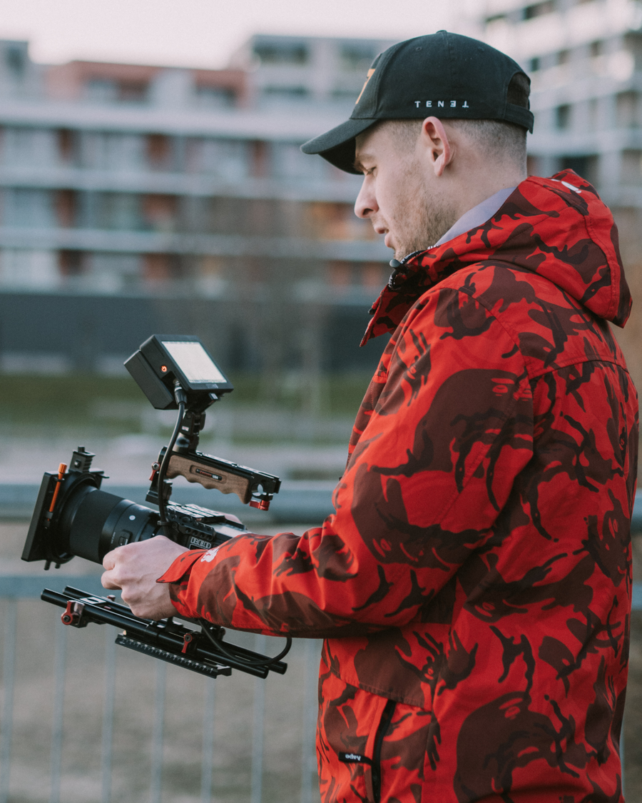 Camera Shoulder Rigs: Everything You Need to Know Before You Buy — Zacuto